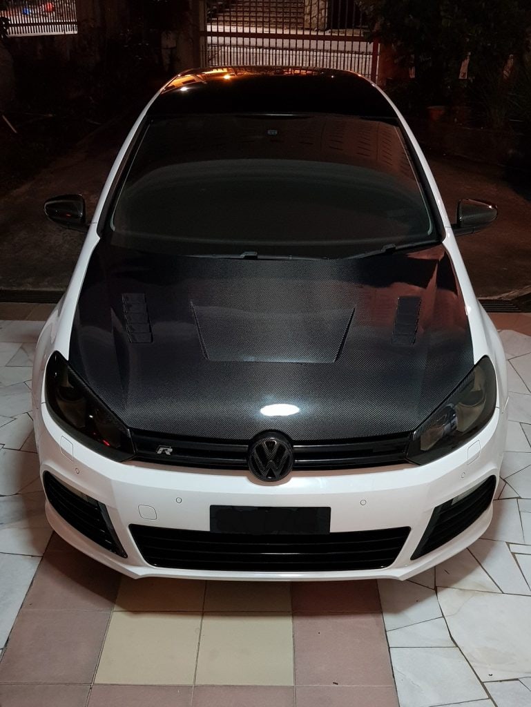 MK6 Premium Vented Hood Level 2 - Premium DeutschCarbon